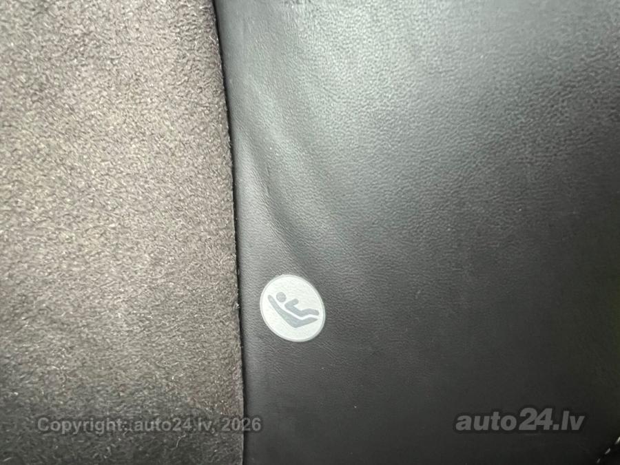 Blue Volvo V40 2014 in Paide, with an engine capacity of 1.60 L and mileage of 280 thousand km for 7250 €, photo 18 on AUTOMOTO.COM.LV