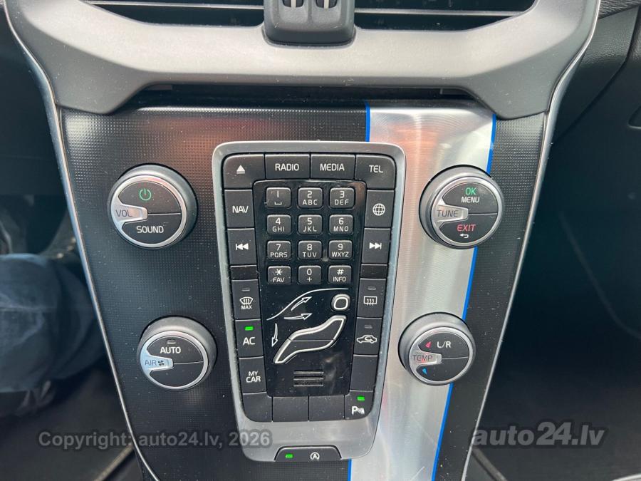 Blue Volvo V40 2014 in Paide, with an engine capacity of 1.60 L and mileage of 280 thousand km for 7250 €, photo 23 on AUTOMOTO.COM.LV