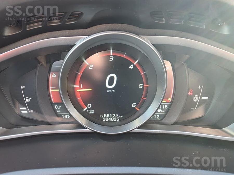 Zils Volvo V40 2014 Rīga, ar dzinēja tilpumu 2.00 L un nobraukumu 385 tūkst. km par 4500 €, foto 6 vietnē AUTOMOTO.COM.LV