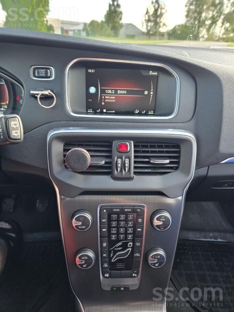 Zils Volvo V40 2014 Rīga, ar dzinēja tilpumu 2.00 L un nobraukumu 385 tūkst. km par 4500 €, foto 10 vietnē AUTOMOTO.COM.LV