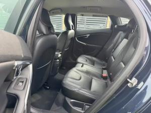 Blue Volvo V40 2014 in Jelgava, with an engine capacity of 2.00 L and mileage of 245 thousand km for 6200 €, photo 11 on AUTOMOTO.COM.LV