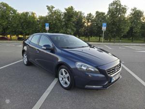 Blue Volvo V40 2014 in Vilnius, with an engine capacity of 1.56 L and mileage of 214 thousand km for 5200 €, photo 4 on AUTOMOTO.COM.LV