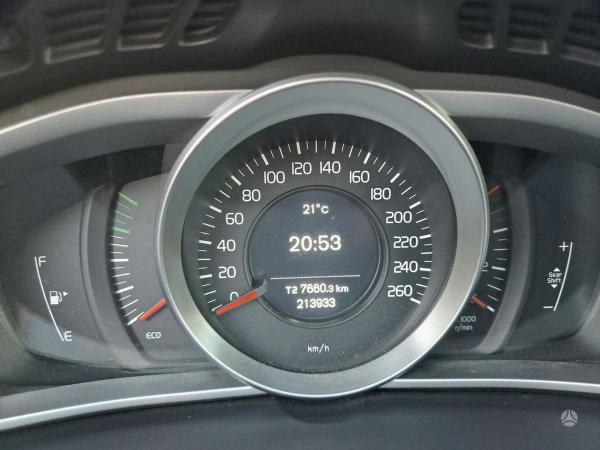 Blue Volvo V40 2014 in Vilnius, with an engine capacity of 1.56 L and mileage of 214 thousand km for 5200 €, photo 7 on AUTOMOTO.COM.LV