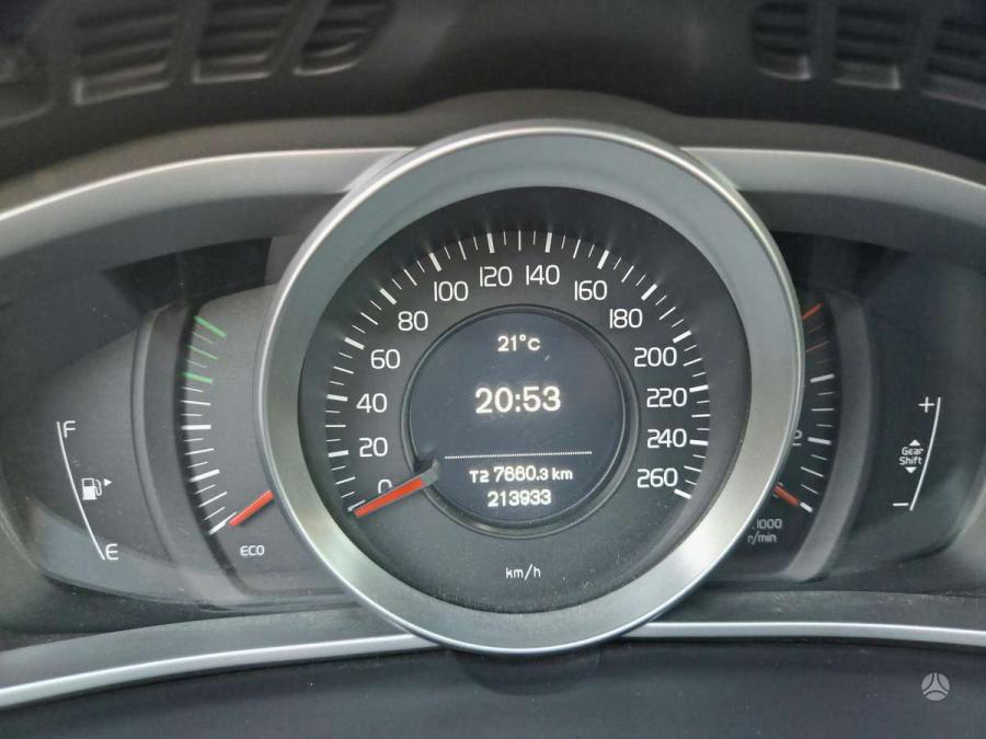 Blue Volvo V40 2014 in Vilnius, with an engine capacity of 1.56 L and mileage of 214 thousand km for 5200 €, photo 8 on AUTOMOTO.COM.LV