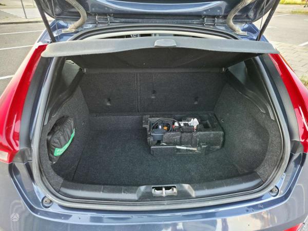 Blue Volvo V40 2014 in Vilnius, with an engine capacity of 1.56 L and mileage of 214 thousand km for 5200 €, photo 9 on AUTOMOTO.COM.LV
