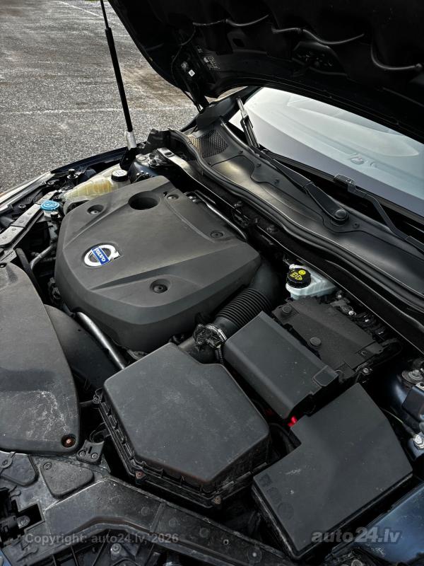 Blue Volvo V40 2014 in Tallinn, with an engine capacity of 2.00 L and mileage of 266 thousand km for 7799 €, photo 9 on AUTOMOTO.COM.LV