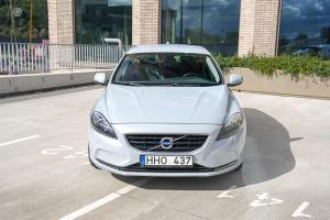 Blue Volvo V40 2014 in Vilnius, with an engine capacity of 1.97 L and mileage of 235 thousand km for 9250 €, photo 4 on AUTOMOTO.COM.LV