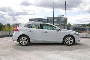 Blue Volvo V40 2014 in Vilnius, with an engine capacity of 1.97 L and mileage of 235 thousand km for 9250 €, photo 6 on AUTOMOTO.COM.LV
