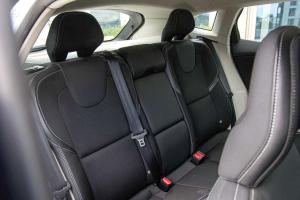 Blue Volvo V40 2014 in Vilnius, with an engine capacity of 1.97 L and mileage of 235 thousand km for 9250 €, photo 17 on AUTOMOTO.COM.LV