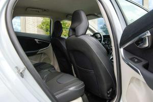Blue Volvo V40 2014 in Vilnius, with an engine capacity of 1.97 L and mileage of 235 thousand km for 9250 €, photo 18 on AUTOMOTO.COM.LV