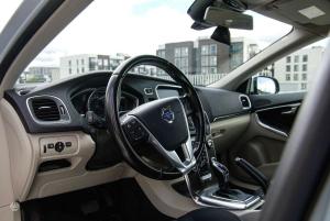 Blue Volvo V40 2014 in Vilnius, with an engine capacity of 1.97 L and mileage of 235 thousand km for 9250 €, photo 19 on AUTOMOTO.COM.LV