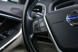 Blue Volvo V40 2014 in Vilnius, with an engine capacity of 1.97 L and mileage of 235 thousand km for 9250 €, photo 24 on AUTOMOTO.COM.LV