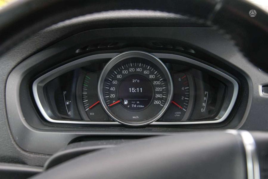 Blue Volvo V40 2014 in Vilnius, with an engine capacity of 1.97 L and mileage of 235 thousand km for 9250 €, photo 26 on AUTOMOTO.COM.LV