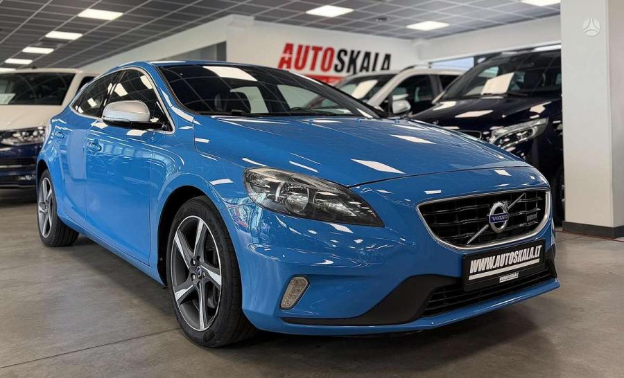 Blue Volvo V40 2014 in Klaipeda, with an engine capacity of 1.97 L and mileage of 275 thousand km for 7900 €, photo 1 on AUTOMOTO.COM.LV