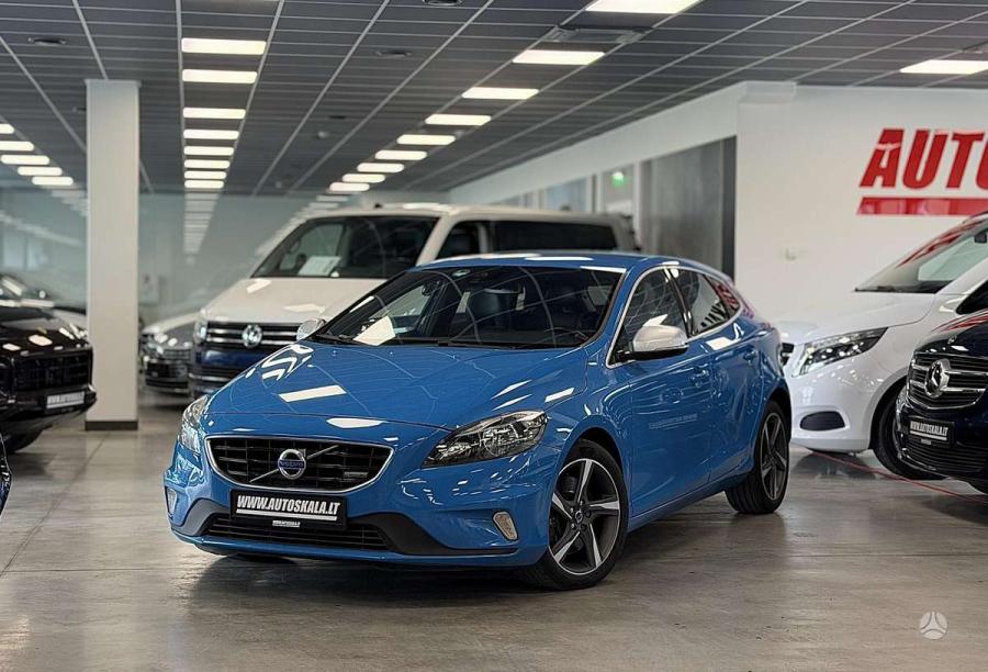 Blue Volvo V40 2014 in Klaipeda, with an engine capacity of 1.97 L and mileage of 275 thousand km for 7900 €, photo 21 on AUTOMOTO.COM.LV