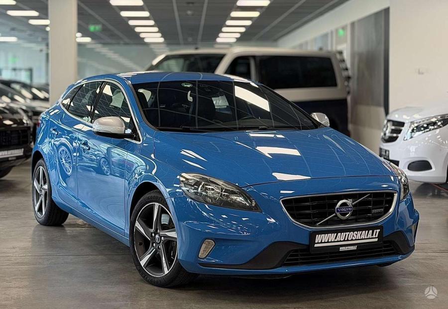 Blue Volvo V40 2014 in Klaipeda, with an engine capacity of 1.97 L and mileage of 275 thousand km for 7900 €, photo 29 on AUTOMOTO.COM.LV