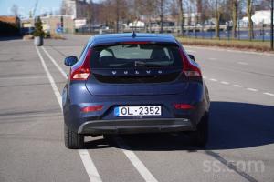 Blue Volvo V40 2014 in Riga, with an engine capacity of 1.60 L and mileage of 320 thousand km for 3880 €, photo 7 on AUTOMOTO.COM.LV