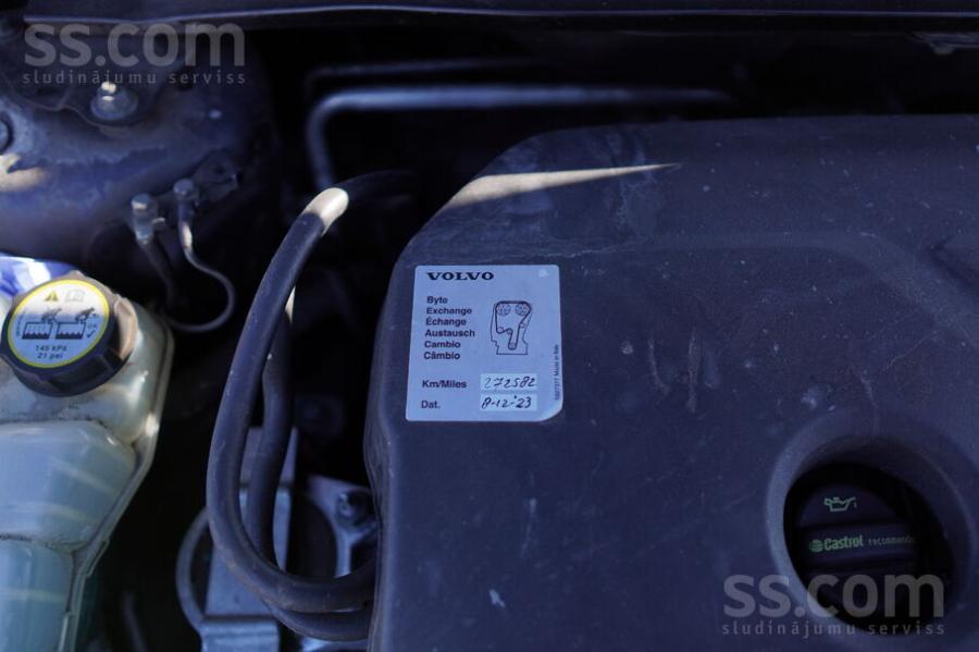 Blue Volvo V40 2014 in Riga, with an engine capacity of 1.60 L and mileage of 320 thousand km for 3880 €, photo 9 on AUTOMOTO.COM.LV