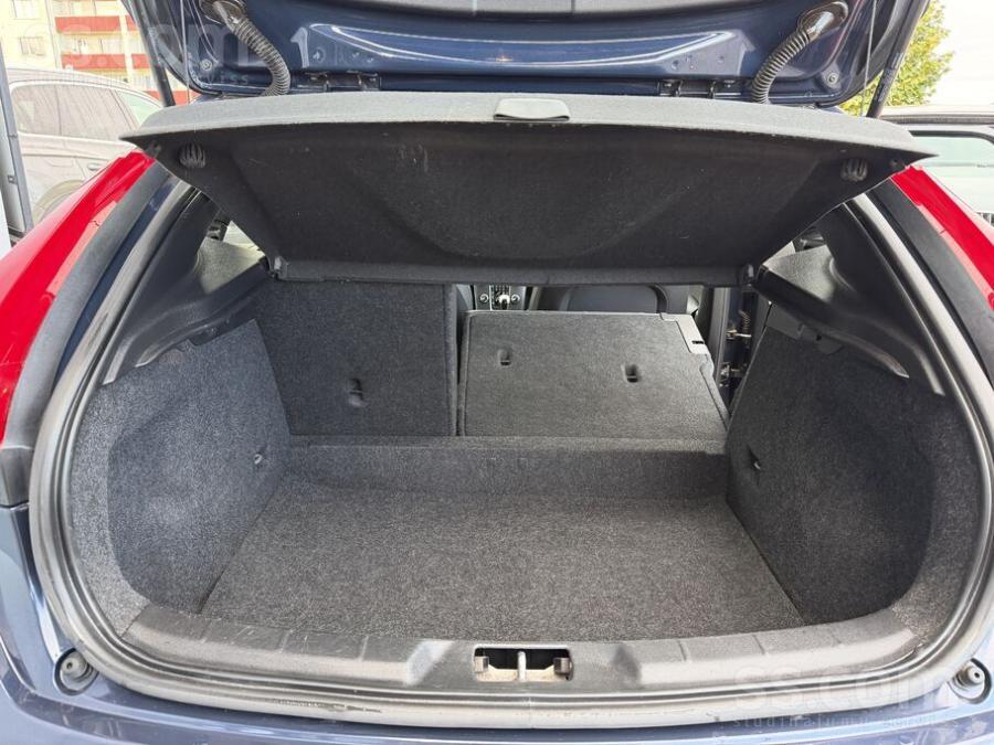 Blue Volvo V40 2014 in Talsi, with an engine capacity of 2.00 L and mileage of 324 thousand km for 4900 €, photo 6 on AUTOMOTO.COM.LV