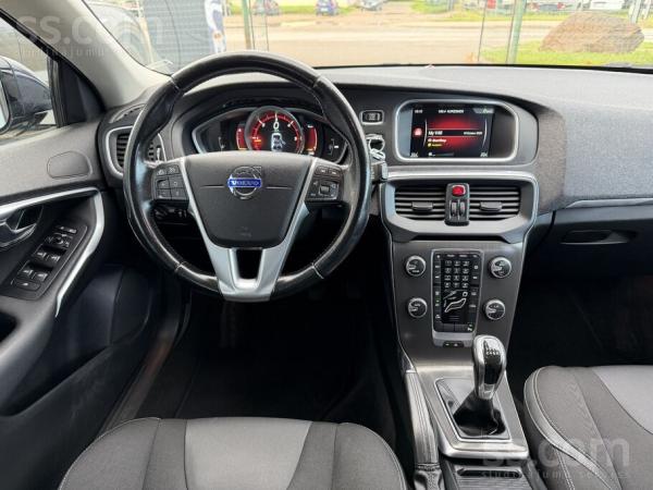 Zils Volvo V40 2014 Talsi, ar dzinēja tilpumu 2.00 L un nobraukumu 324 tūkst. km par 4900 €, foto 8 vietnē AUTOMOTO.COM.LV