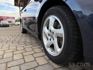 Blue Volvo V40 2014 in Talsi, with an engine capacity of 2.00 L and mileage of 324 thousand km for 4900 €, photo 11 on AUTOMOTO.COM.LV