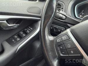 Blue Volvo V40 2014 in Talsi, with an engine capacity of 2.00 L and mileage of 324 thousand km for 4900 €, photo 14 on AUTOMOTO.COM.LV