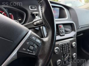 Blue Volvo V40 2014 in Talsi, with an engine capacity of 2.00 L and mileage of 324 thousand km for 4900 €, photo 16 on AUTOMOTO.COM.LV