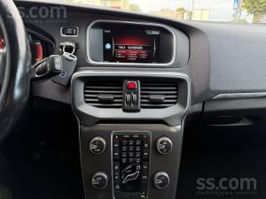 Blue Volvo V40 2014 in Talsi, with an engine capacity of 2.00 L and mileage of 324 thousand km for 4900 €, photo 18 on AUTOMOTO.COM.LV