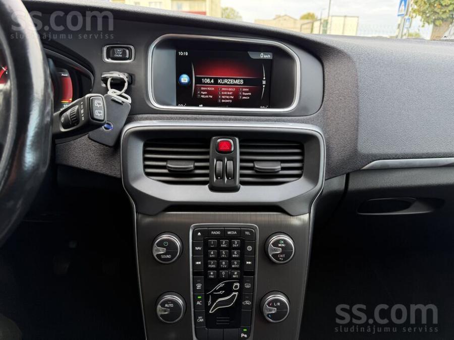 Blue Volvo V40 2014 in Talsi, with an engine capacity of 2.00 L and mileage of 324 thousand km for 4900 €, photo 18 on AUTOMOTO.COM.LV