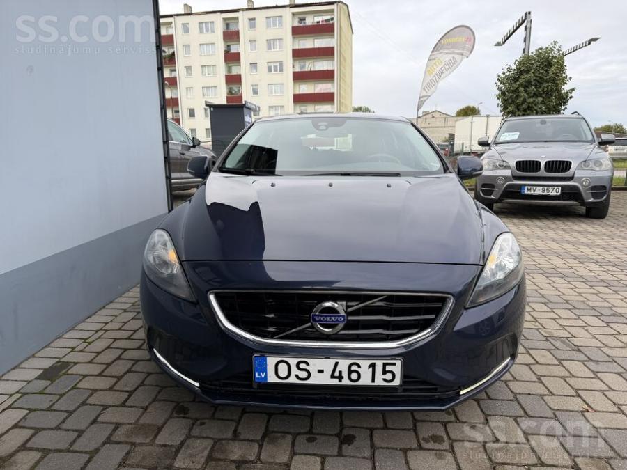 Blue Volvo V40 2014 in Talsi, with an engine capacity of 2.00 L and mileage of 324 thousand km for 4900 €, photo 32 on AUTOMOTO.COM.LV