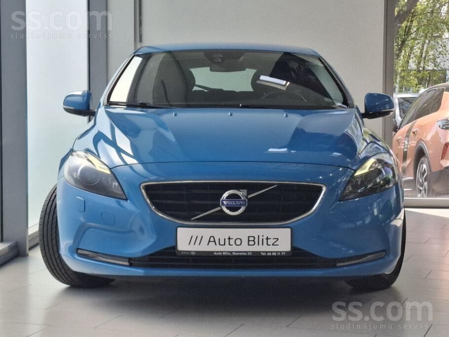 Zils Volvo V40 2015 Rīga, ar dzinēja tilpumu 1.60 L un nobraukumu 100 tūkst. km par 9200 €, foto 4 vietnē AUTOMOTO.COM.LV