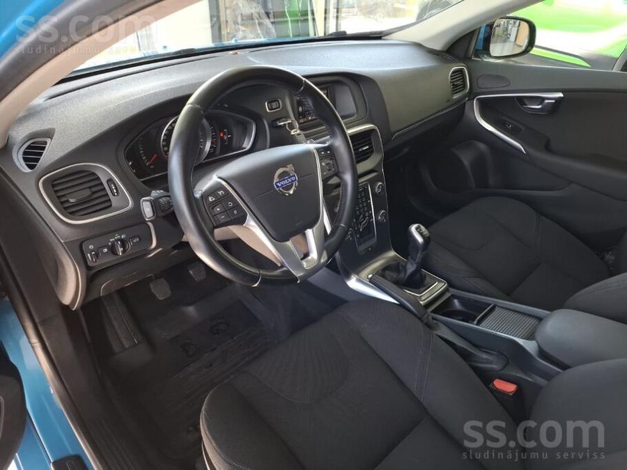 Zils Volvo V40 2015 Rīga, ar dzinēja tilpumu 1.60 L un nobraukumu 100 tūkst. km par 9200 €, foto 6 vietnē AUTOMOTO.COM.LV