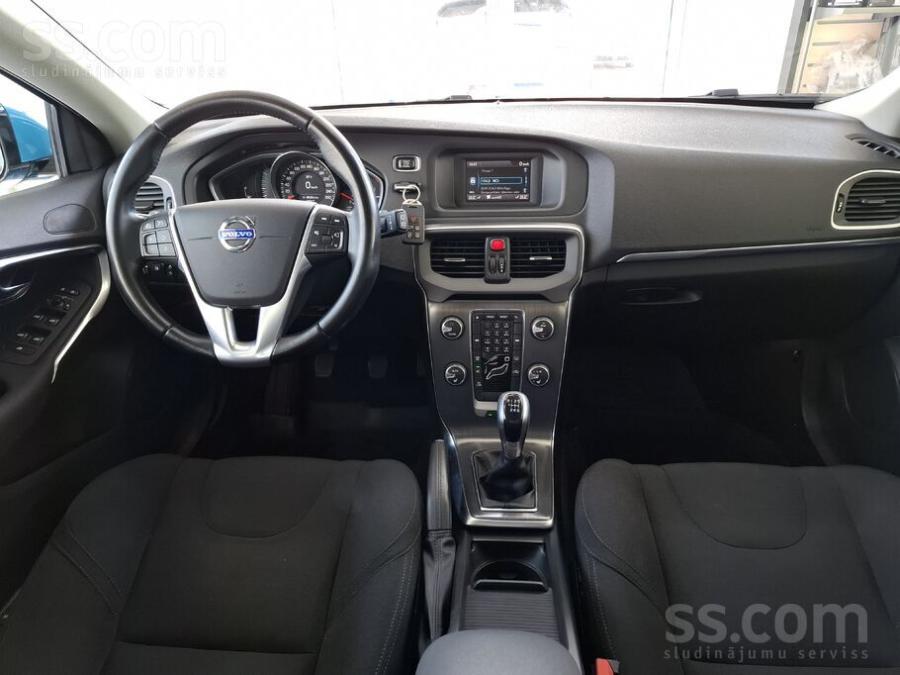 Zils Volvo V40 2015 Rīga, ar dzinēja tilpumu 1.60 L un nobraukumu 100 tūkst. km par 9200 €, foto 7 vietnē AUTOMOTO.COM.LV