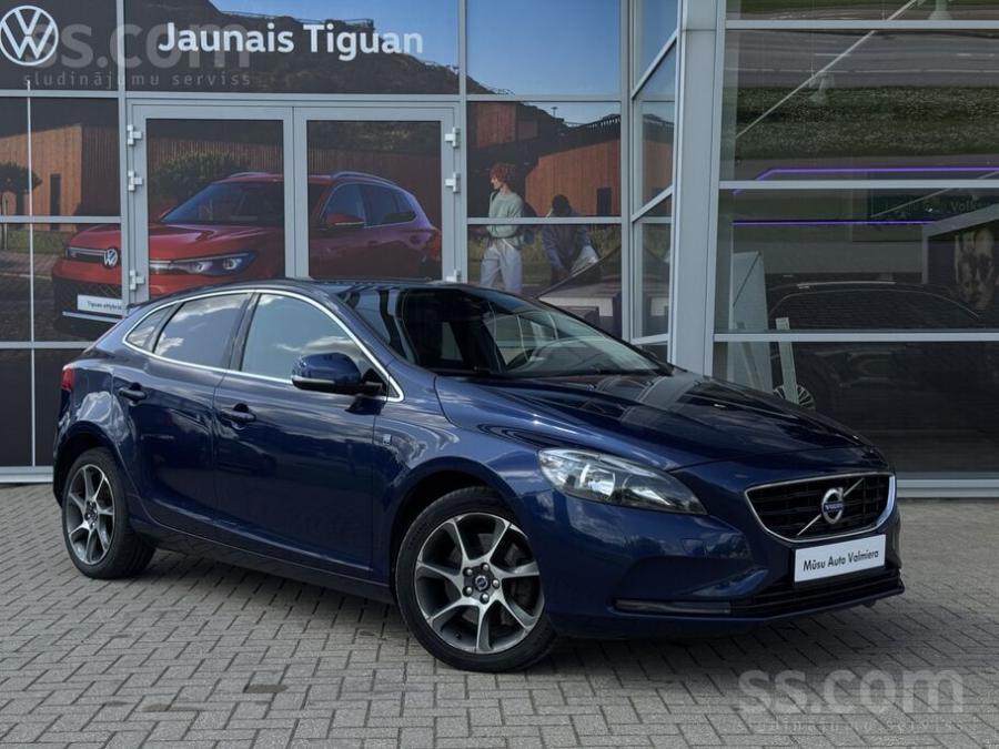 Zils Volvo V40 2015 Valmiera, ar dzinēja tilpumu 2.00 L un nobraukumu 195 tūkst. km par 7600 €, foto 1 vietnē AUTOMOTO.COM.LV