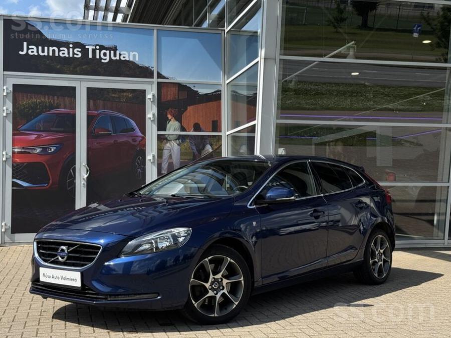 Zils Volvo V40 2015 Valmiera, ar dzinēja tilpumu 2.00 L un nobraukumu 195 tūkst. km par 7600 €, foto 3 vietnē AUTOMOTO.COM.LV