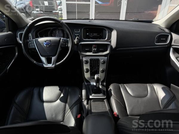 Zils Volvo V40 2015 Valmiera, ar dzinēja tilpumu 2.00 L un nobraukumu 195 tūkst. km par 7600 €, foto 7 vietnē AUTOMOTO.COM.LV