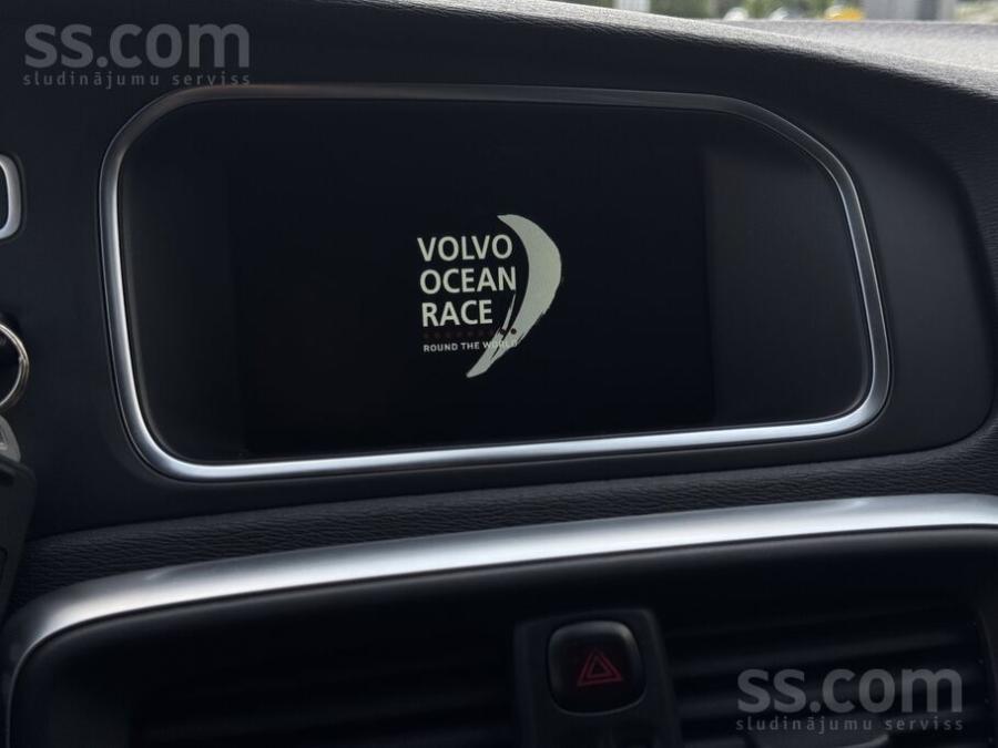 Zils Volvo V40 2015 Valmiera, ar dzinēja tilpumu 2.00 L un nobraukumu 195 tūkst. km par 7600 €, foto 12 vietnē AUTOMOTO.COM.LV