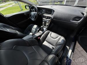 Zils Volvo V40 2015 Valmiera, ar dzinēja tilpumu 2.00 L un nobraukumu 195 tūkst. km par 7600 €, foto 16 vietnē AUTOMOTO.COM.LV