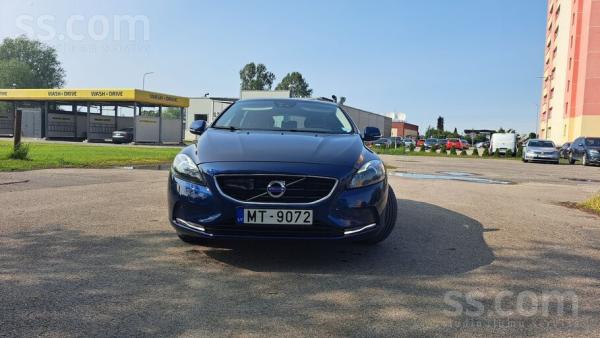 Zils Volvo V40 2015 Liepāja, ar dzinēja tilpumu 2.00 L un nobraukumu 226 tūkst. km par 7400 €, foto 5 vietnē AUTOMOTO.COM.LV