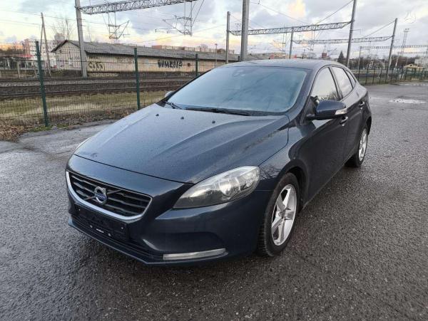 Zils Volvo V40 2015 Šauļi, ar dzinēja tilpumu 1.56 L un nobraukumu 239 tūkst. km par 6990 €, foto 1 vietnē AUTOMOTO.COM.LV