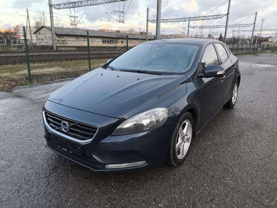 Zils Volvo V40 2015 Šauļi, ar dzinēja tilpumu 1.56 L un nobraukumu 239 tūkst. km par 6990 €, foto 1 vietnē AUTOMOTO.COM.LV