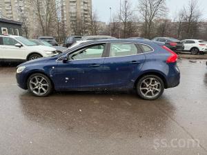 Blue Volvo V40 2015 in Riga, with an engine capacity of 2.00 L and mileage of 256 thousand km for 8490 €, photo 7 on AUTOMOTO.COM.LV