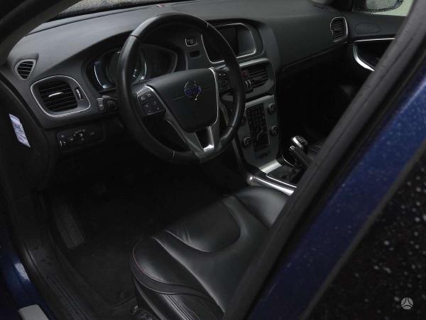 Blue Volvo V40 2015 in Kaunas, with an engine capacity of 2.00 L and mileage of 289 thousand km for 7250 €, photo 10 on AUTOMOTO.COM.LV