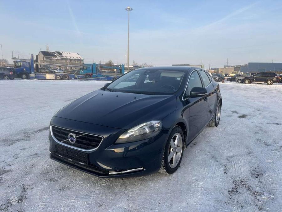 Zils Volvo V40 2015 Marijampole, ar dzinēja tilpumu 1.56 L un nobraukumu 222 tūkst. km par 4950 €, foto 1 vietnē AUTOMOTO.COM.LV