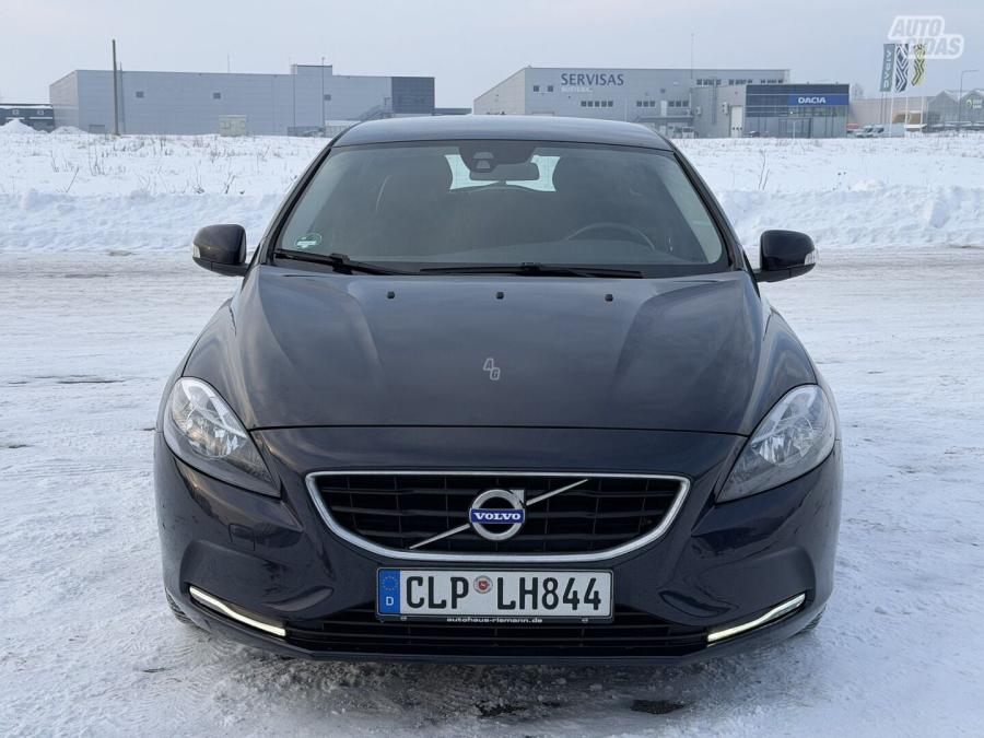Zils Volvo V40 2015 Panevēža, ar dzinēja tilpumu 2.00 L un nobraukumu 279 tūkst. km par 6850 €, foto 2 vietnē AUTOMOTO.COM.LV