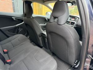 Zils Volvo V40 2015 Panevēža, ar dzinēja tilpumu 2.00 L un nobraukumu 279 tūkst. km par 6850 €, foto 15 vietnē AUTOMOTO.COM.LV