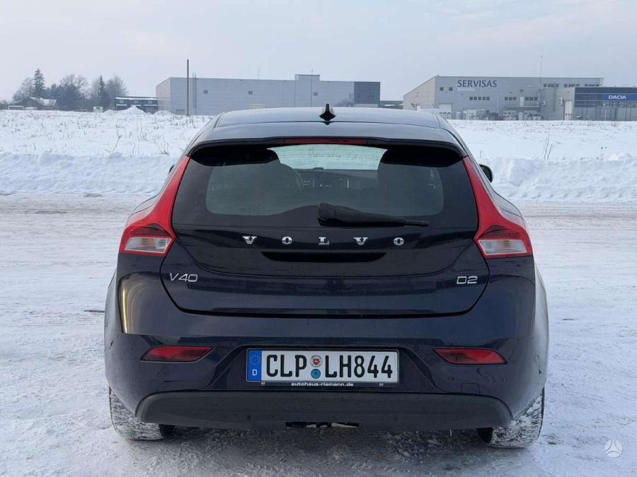 Blue Volvo V40 2015 in Panevezys, with an engine capacity of 1.97 L and mileage of 279 thousand km for 6850 €, photo 7 on AUTOMOTO.COM.LV
