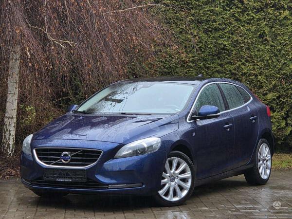 Blue Volvo V40 2015 in Kaunas, with an engine capacity of 2.00 L and mileage of 289 thousand km for 7250 €, photo 1 on AUTOMOTO.COM.LV