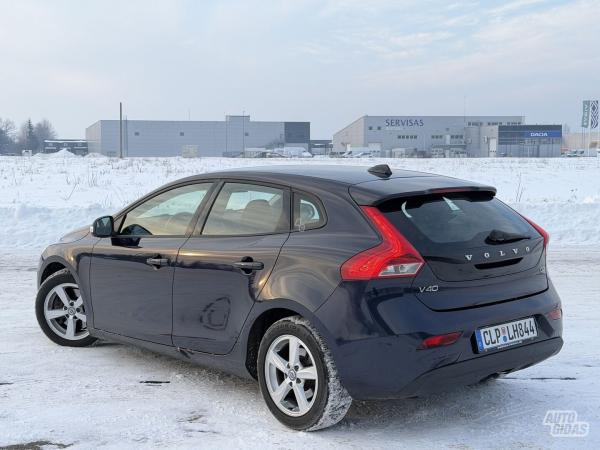 Zils Volvo V40 2015 Panevēža, ar dzinēja tilpumu 2.00 L un nobraukumu 279 tūkst. km par 6850 €, foto 9 vietnē AUTOMOTO.COM.LV