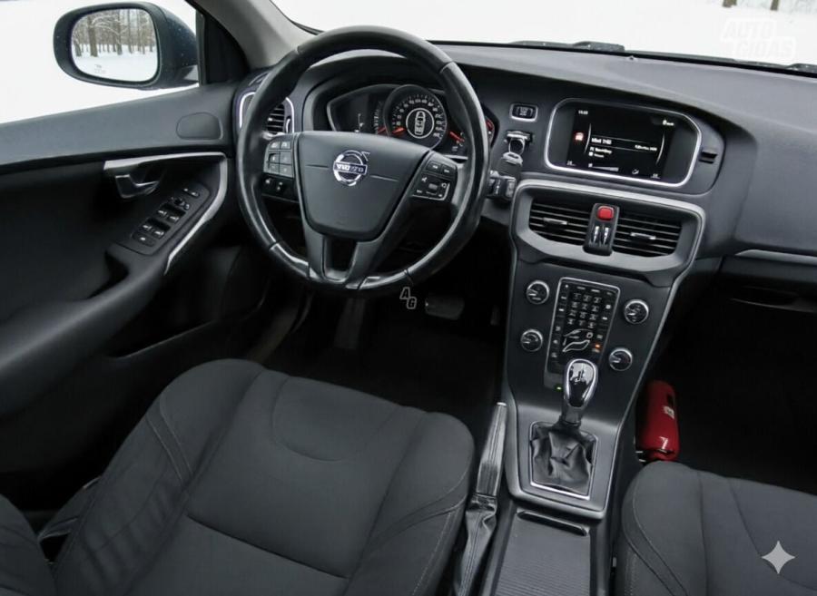Zils Volvo V40 2015 Šauļi, ar dzinēja tilpumu 1.60 L un nobraukumu 239 tūkst. km par 6990 €, foto 10 vietnē AUTOMOTO.COM.LV